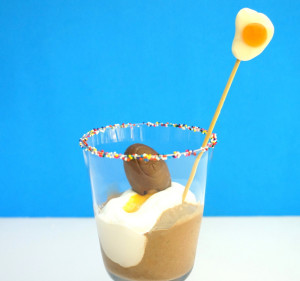 A Cadbury Creme Egg Sundae | Mirror80