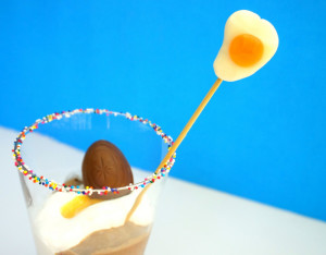A Cadbury Creme Egg Sundae | Mirror80